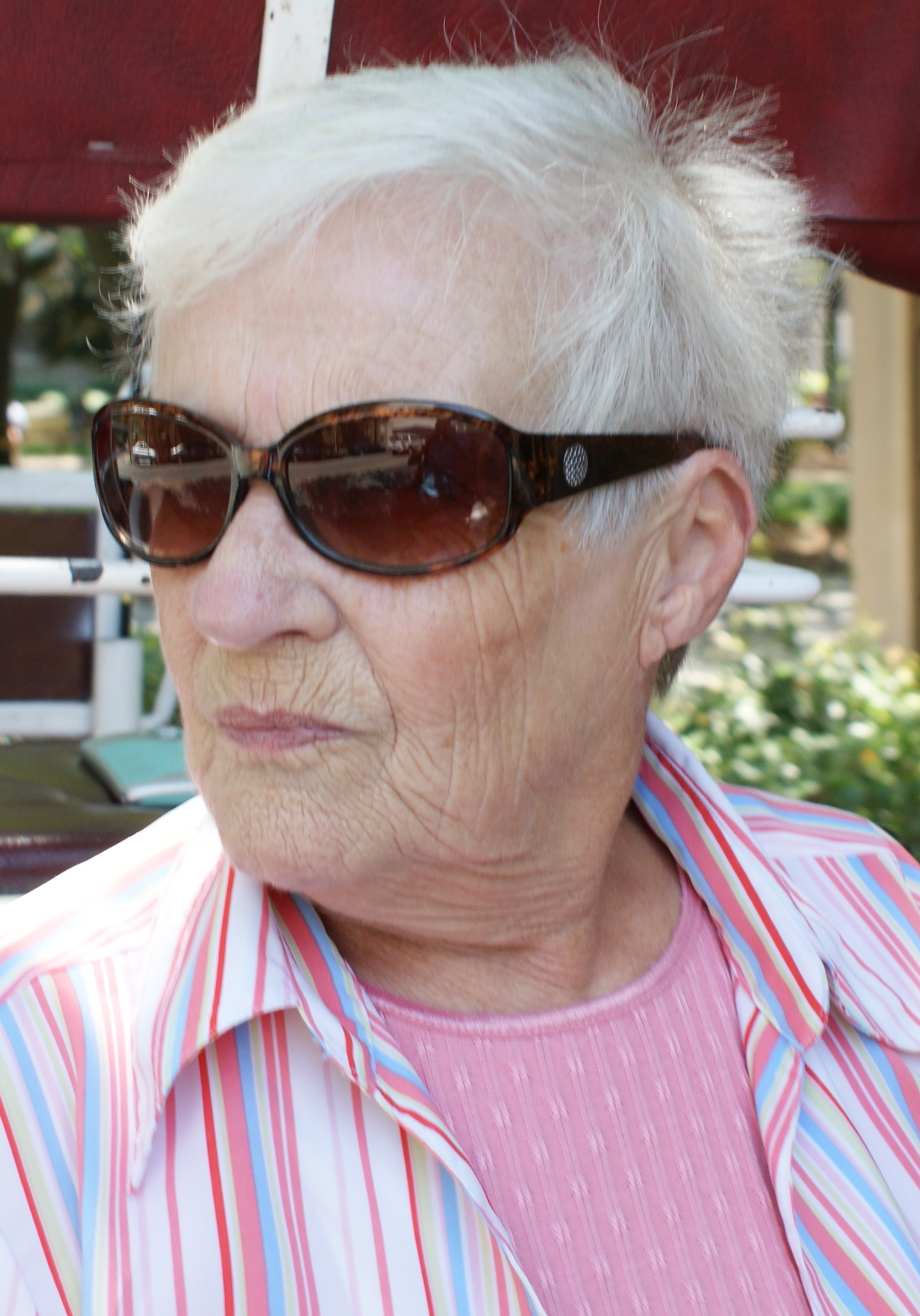 Edwards, Janet - Kutis Funeral Home Inc