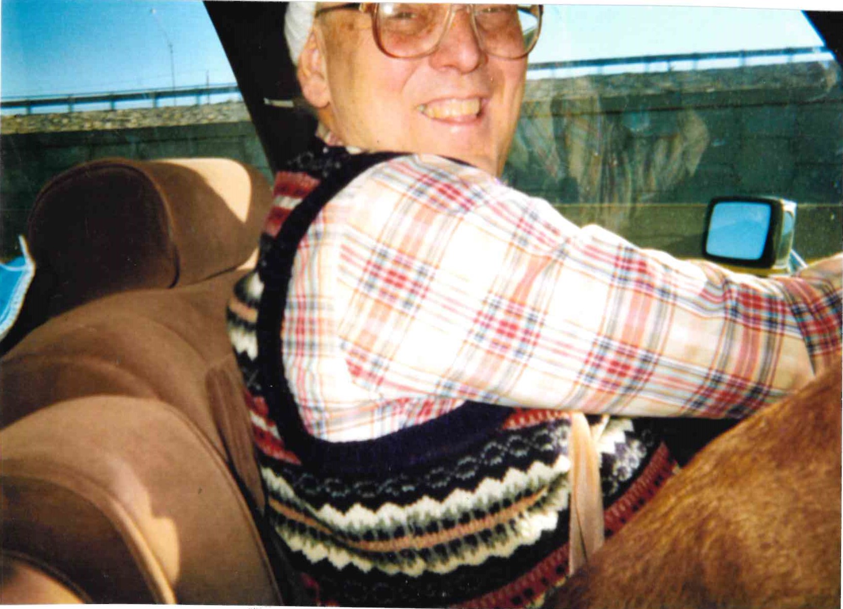 Stinchcomb, Dr. Bruce L - Kutis Funeral Home Inc